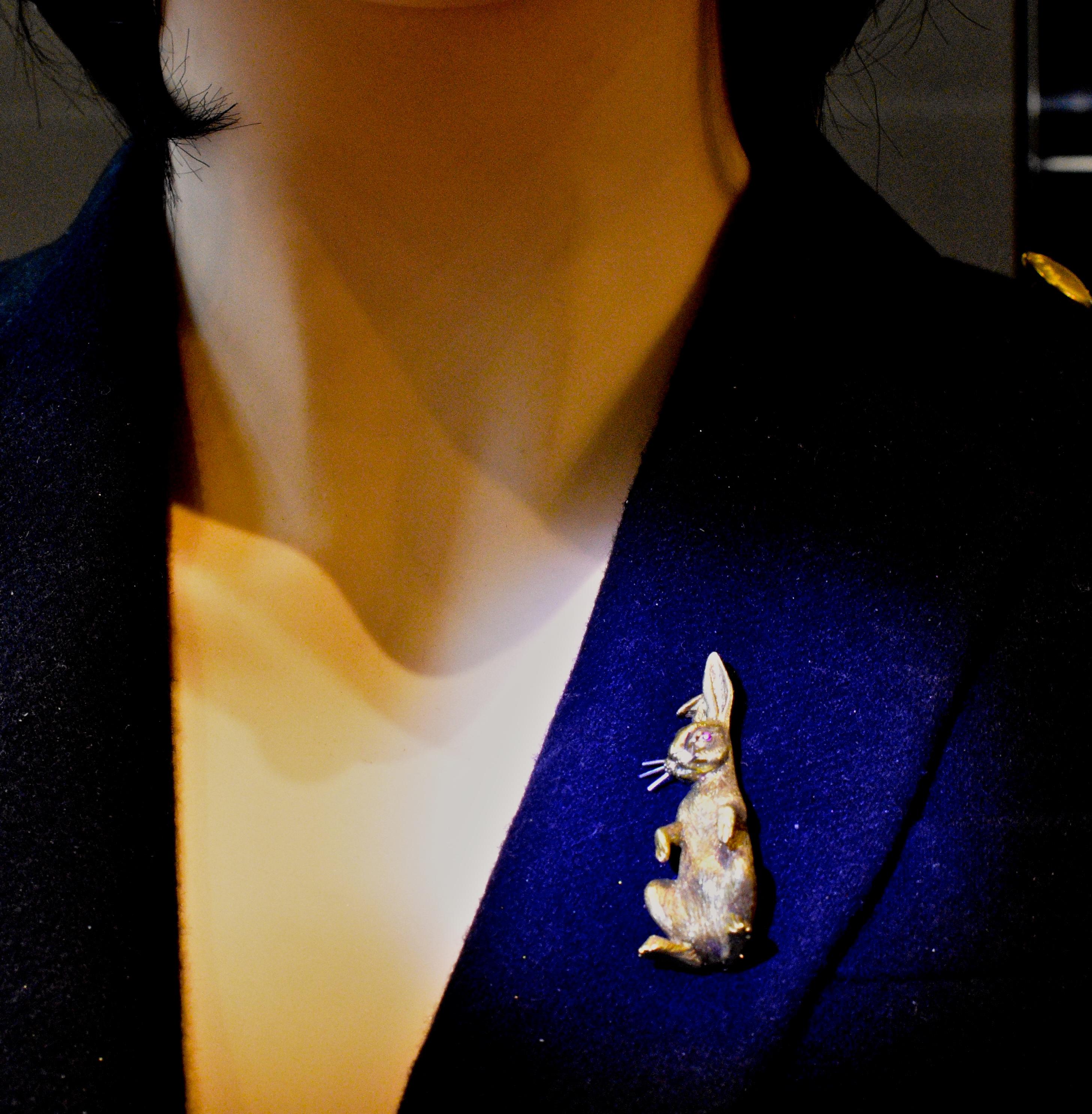 18 Karat Gold Bunny Rabbit brooch, circa 1960 at 1stDibs