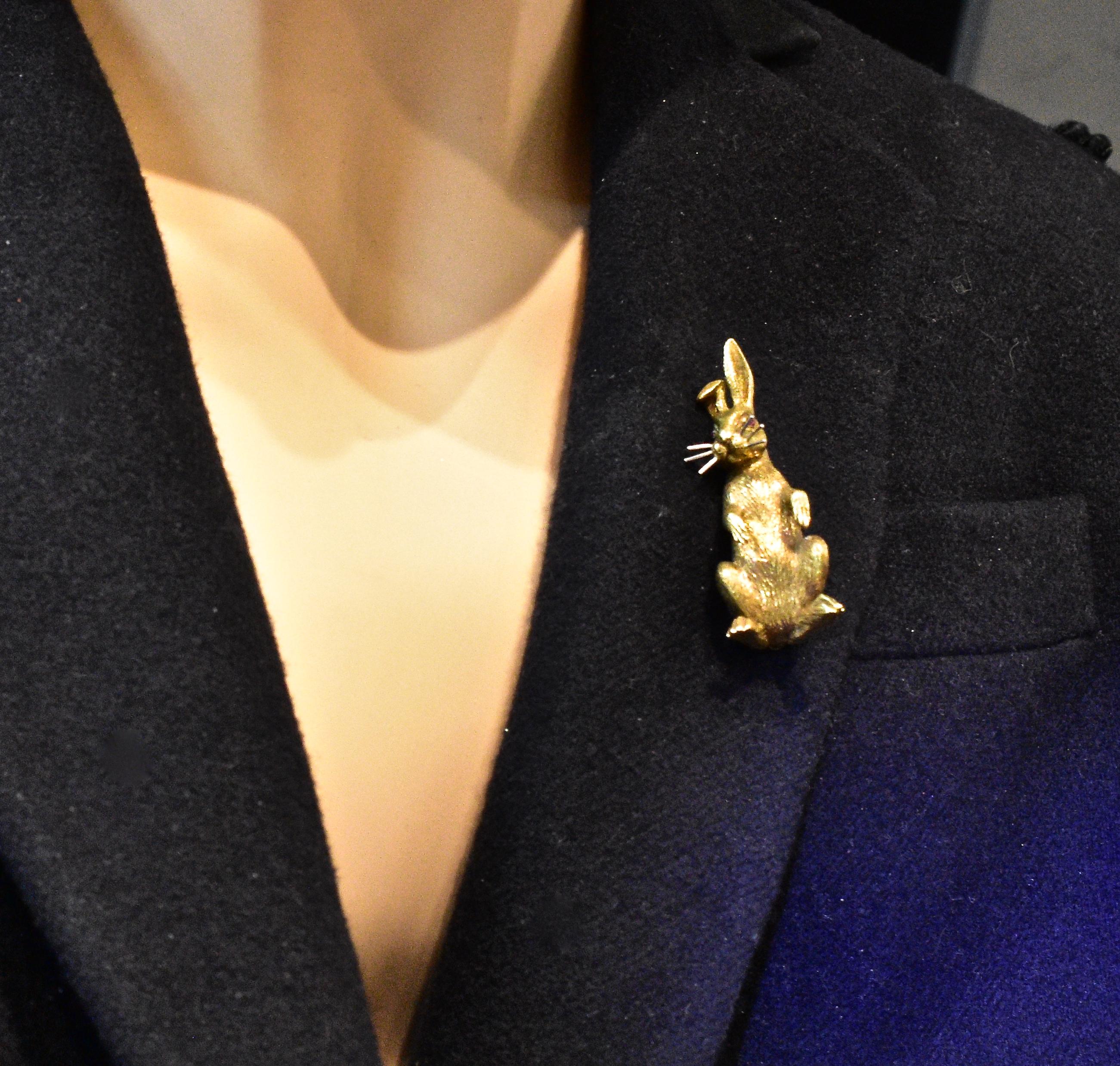 18 Karat Gold Bunny Rabbit brooch, circa 1960 at 1stDibs