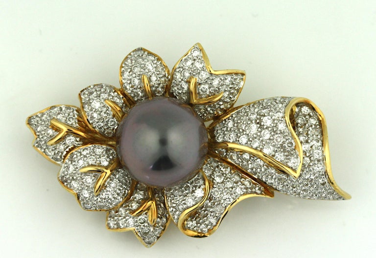18K Gold Diamond and Pearl Brooch For Sale at 1stDibs
