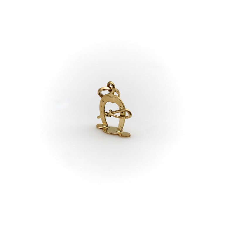 18K Gold Edwardian Horseshoe and Riding Crop Charm For Sale at 1stDibs