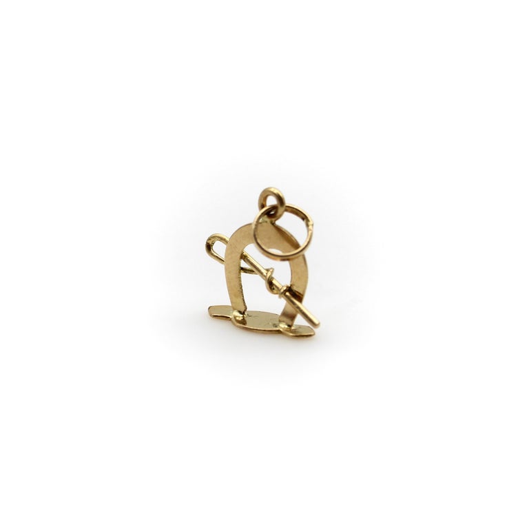 18K Gold Edwardian Horseshoe and Riding Crop Charm For Sale at 1stDibs