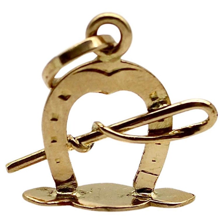 18K Gold Edwardian Horseshoe and Riding Crop Charm For Sale at 1stDibs