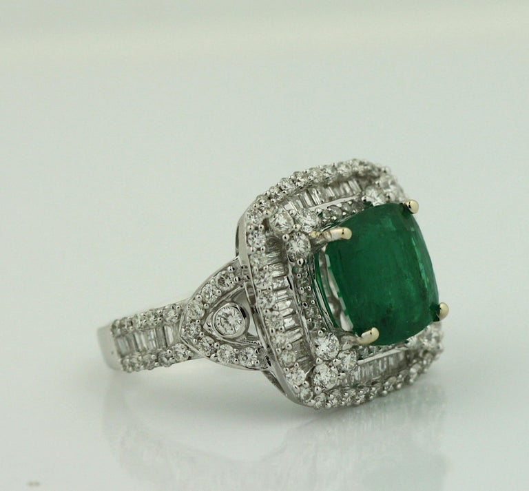 18K Gold Emerald and Diamond Ring For Sale at 1stDibs
