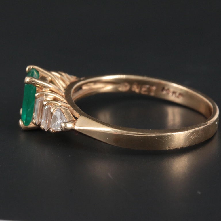 Customizable 18K Gold Emerald Wedding Ring, Natural Emerald Engagement Ring For Sale at 1stDibs