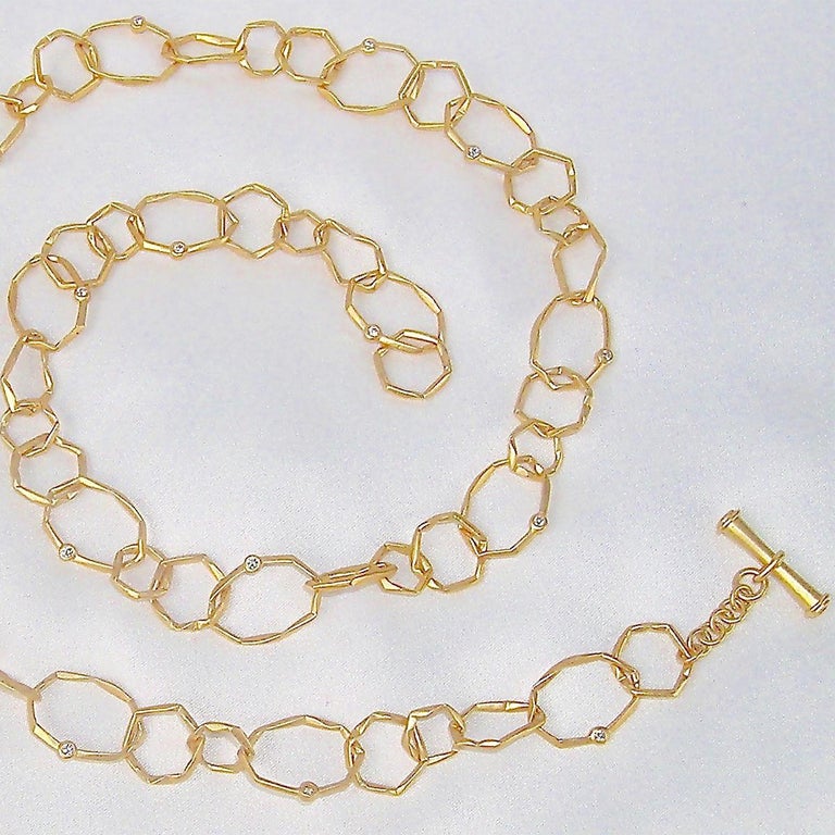 18 Karat Gold Hexagon Shaped Link Chain with Diamonds For Sale at 1stDibs