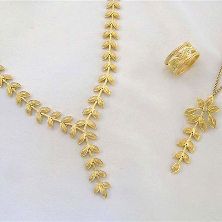 18 Karat Gold Leaf Pattern Necklace For Sale (Free Shipping) at 1stDibs