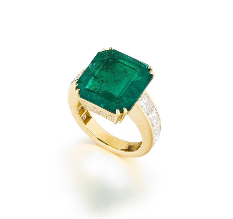 Customizable 18k Gold Minimalist Emerald Engagement Ring Diamond