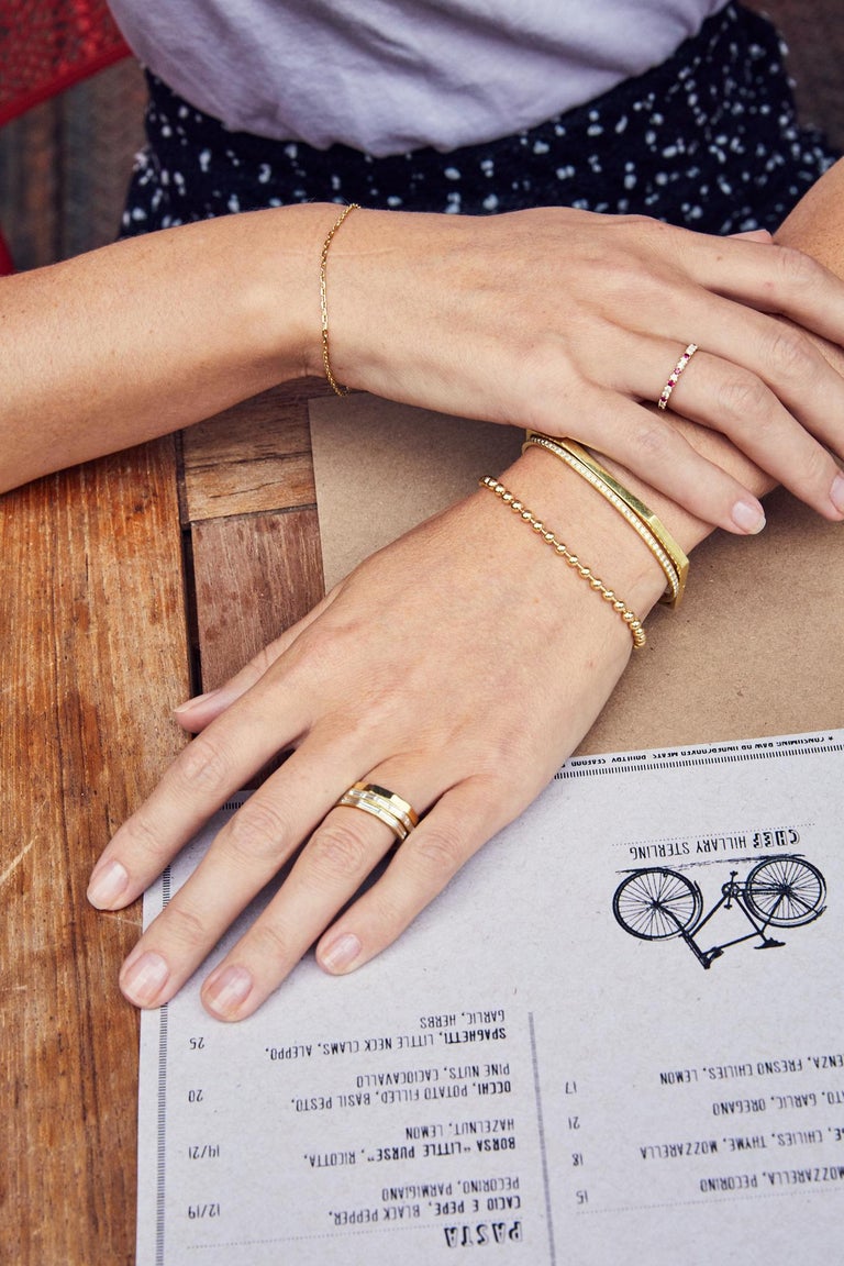 18 Karat Gold Octagon Bangle For Sale at 1stDibs