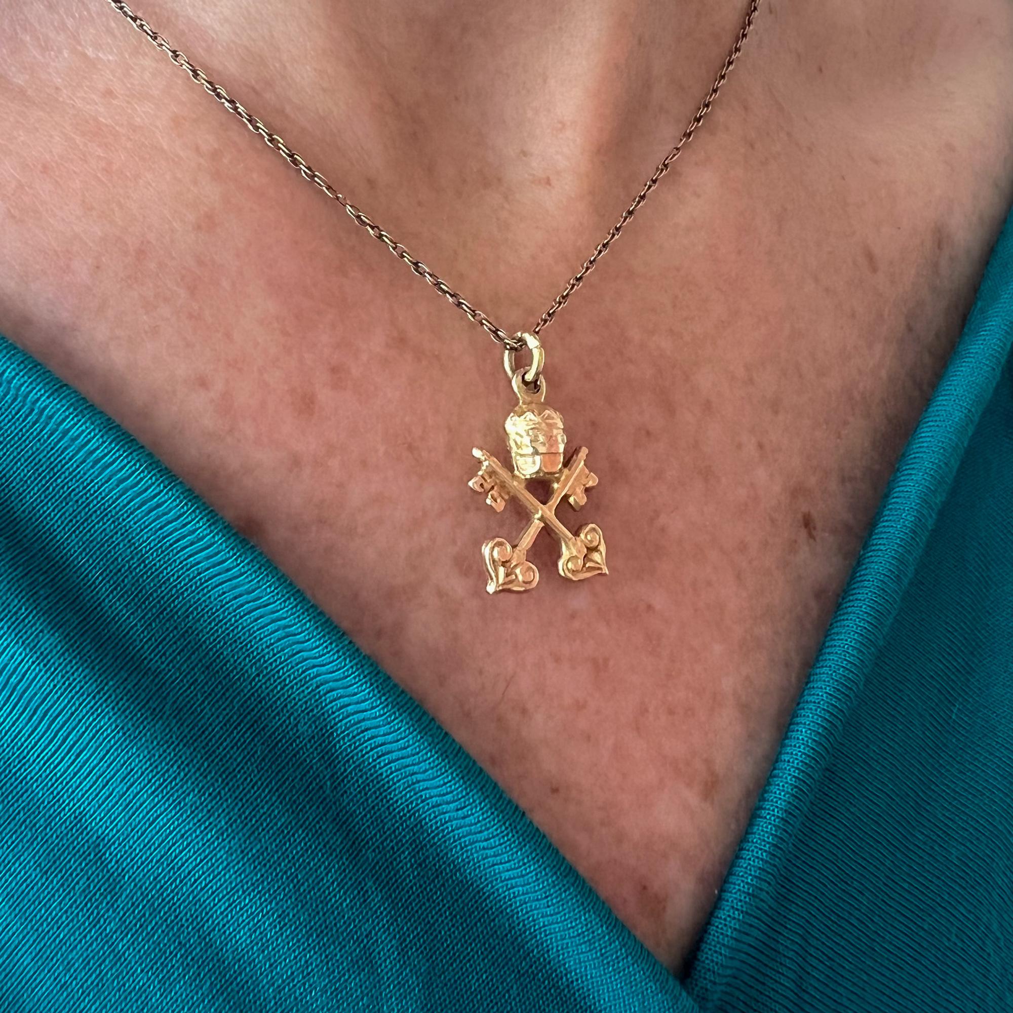 Vintage 18 Karat Gold Papal Keys of Heaven Vatican Crown Charm Pendant ...
