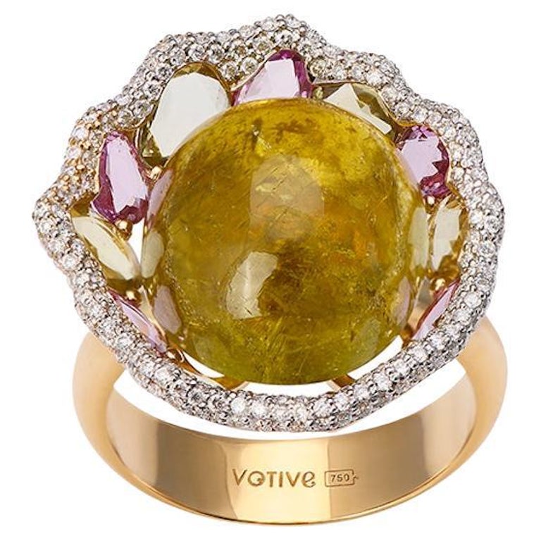 18K Gold Ring with White Diamonds, Fancy Sapphires and a Centre ...