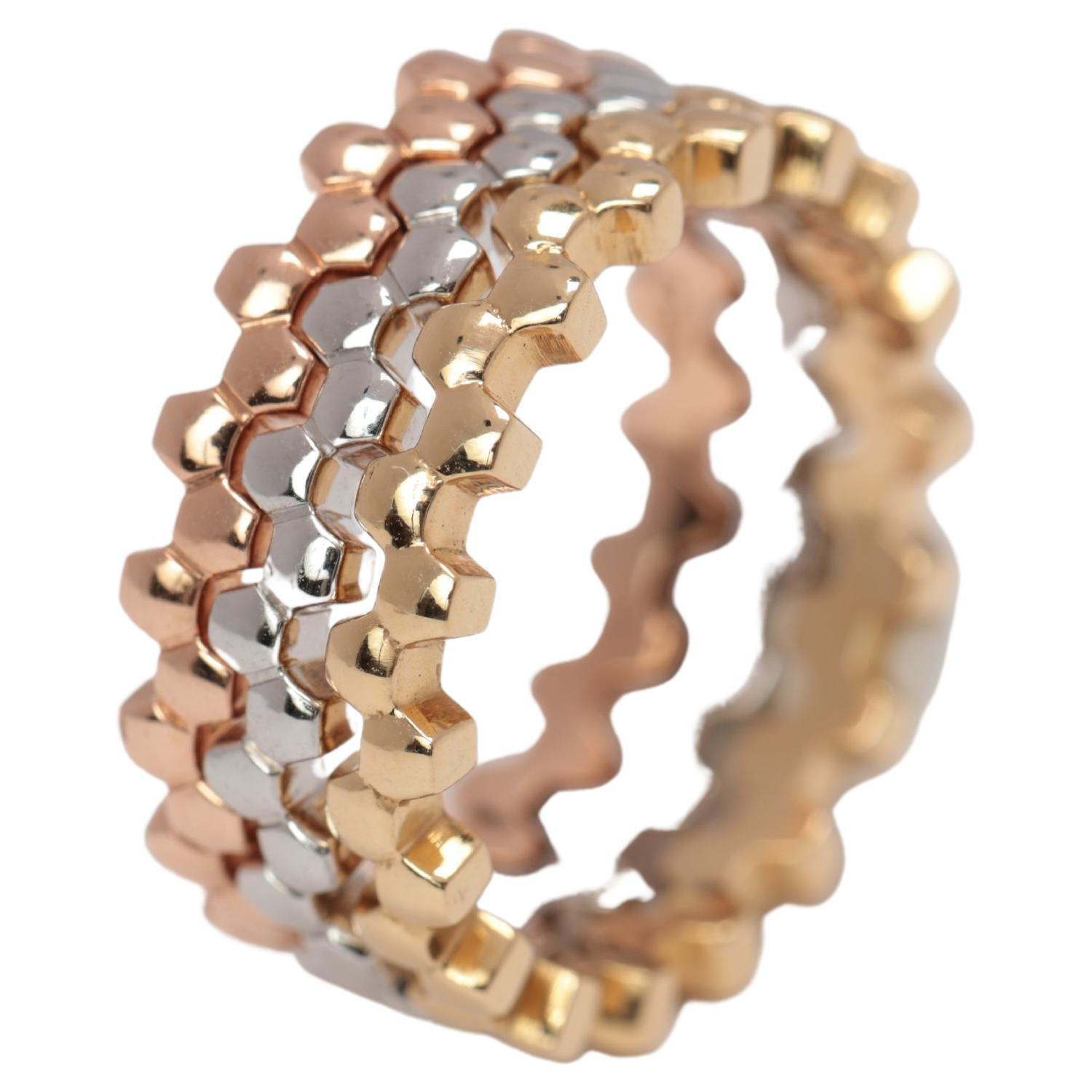 Beautiful 18K Gold and Flexible Ring at 1stDibs