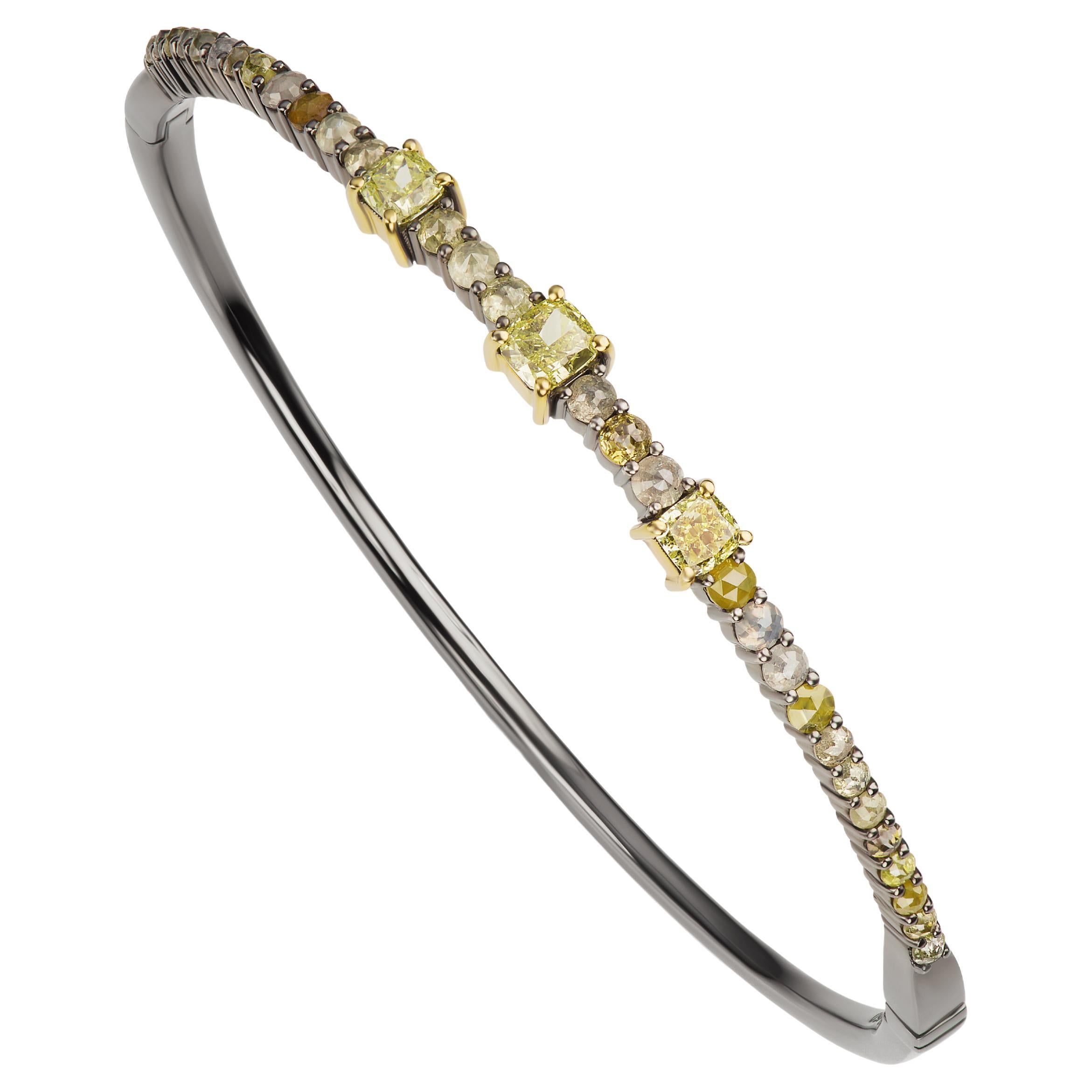 Bangle in 18k White Gold with Rose Cut Diamonds For Sale at 1stDibs