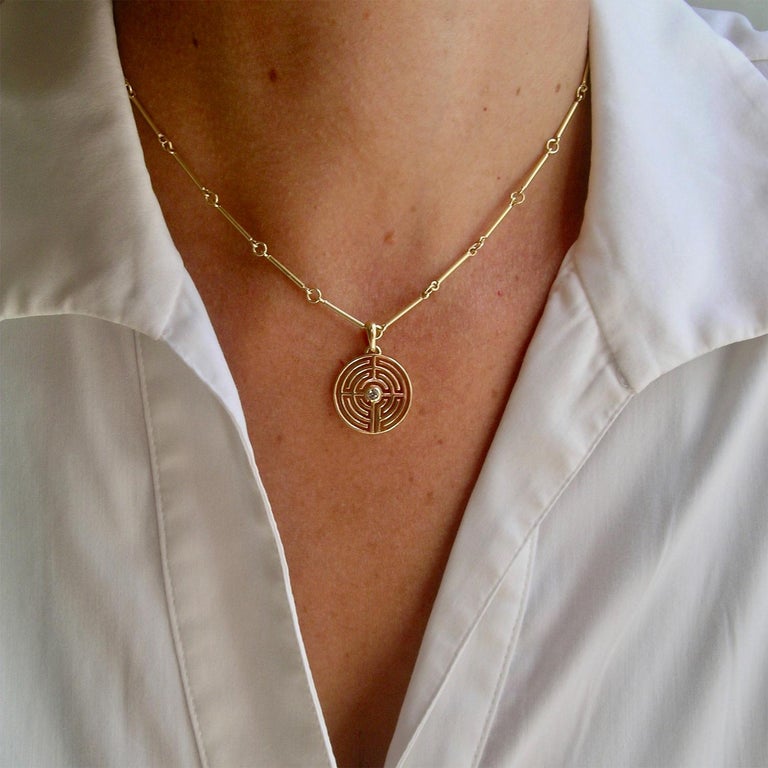 18 Karat Gold Small Labyrinth Pendant with Gemstone For Sale at 1stDibs