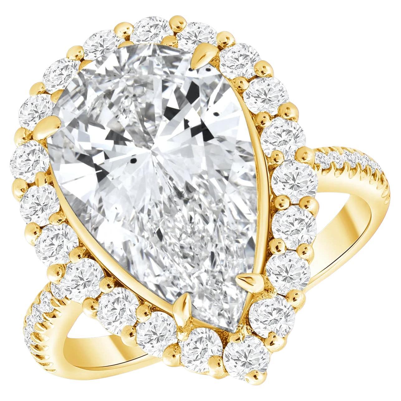 Customizable Yellow Gold Pear Shape Diamond and Emerald Ring For Sale ...