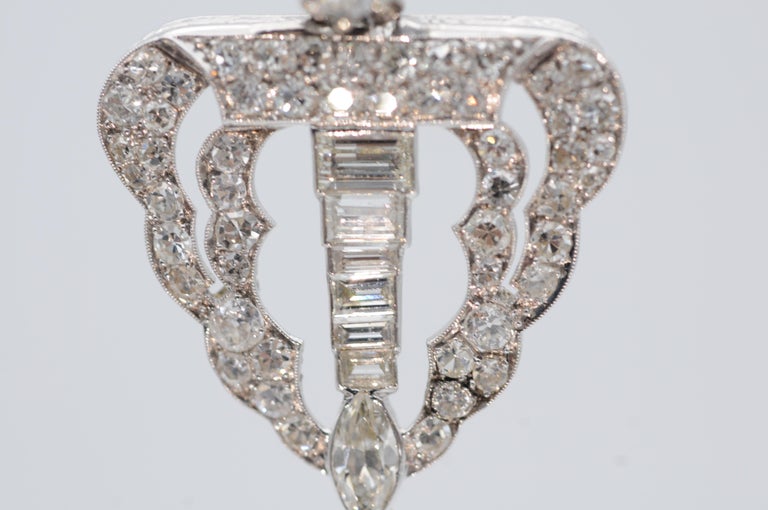 18K Noble Fully Set Diamond Necklace with Emerald For Sale at 1stDibs