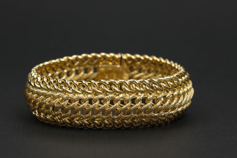 18 Karat Patterned Chain Link Bracelet, Italy at 1stDibs