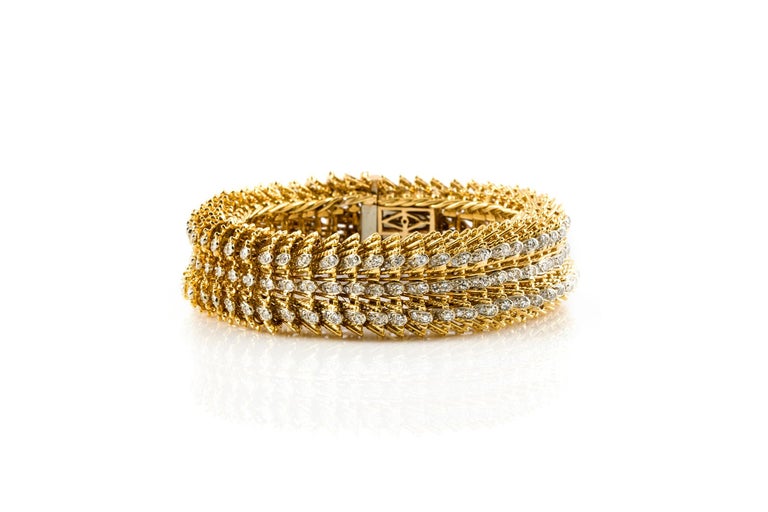 18 Karat Texture Bracelet with Diamonds For Sale at 1stDibs