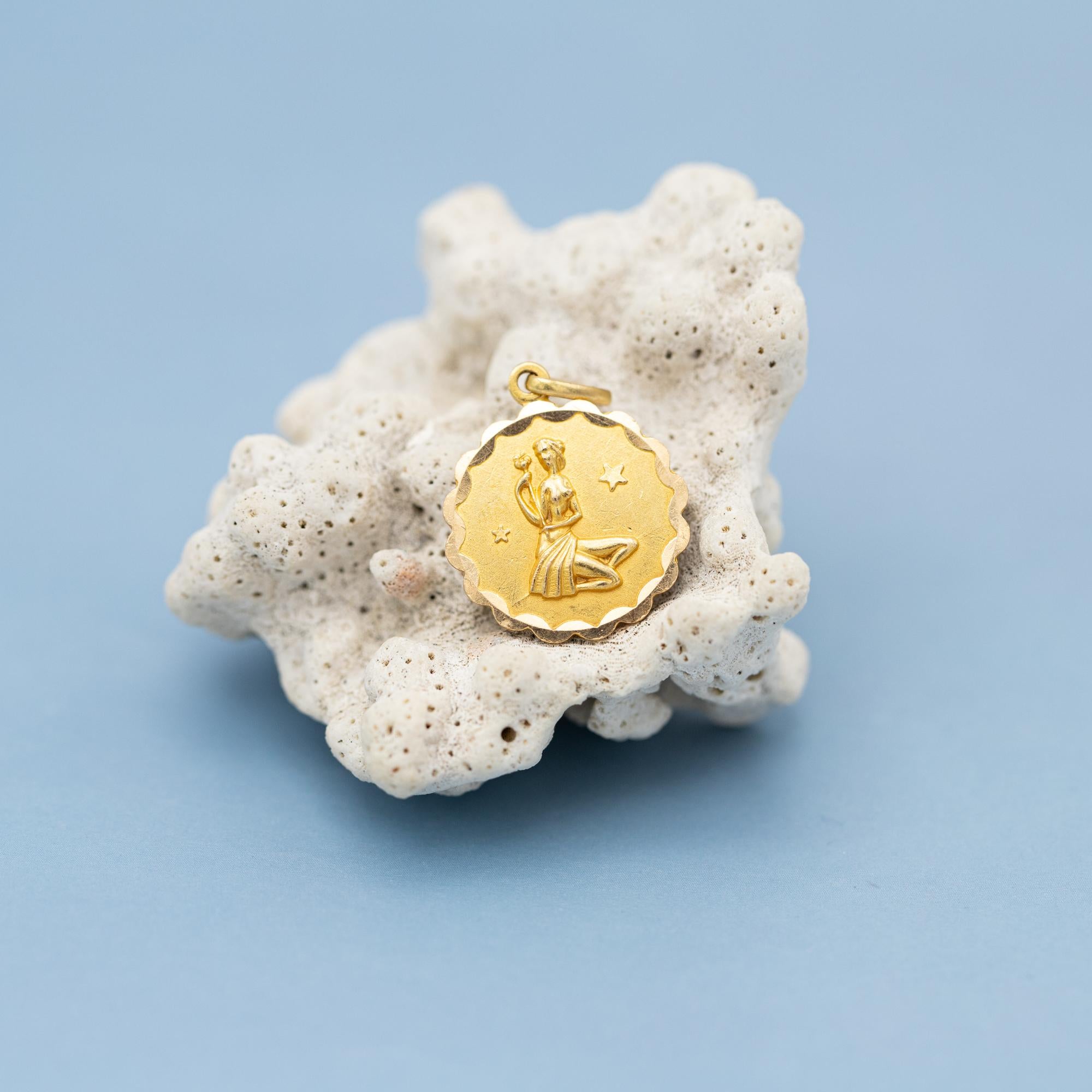 18K Virgo, Vintage 18 karat zodiac charm pendant - solid yellow gold ...
