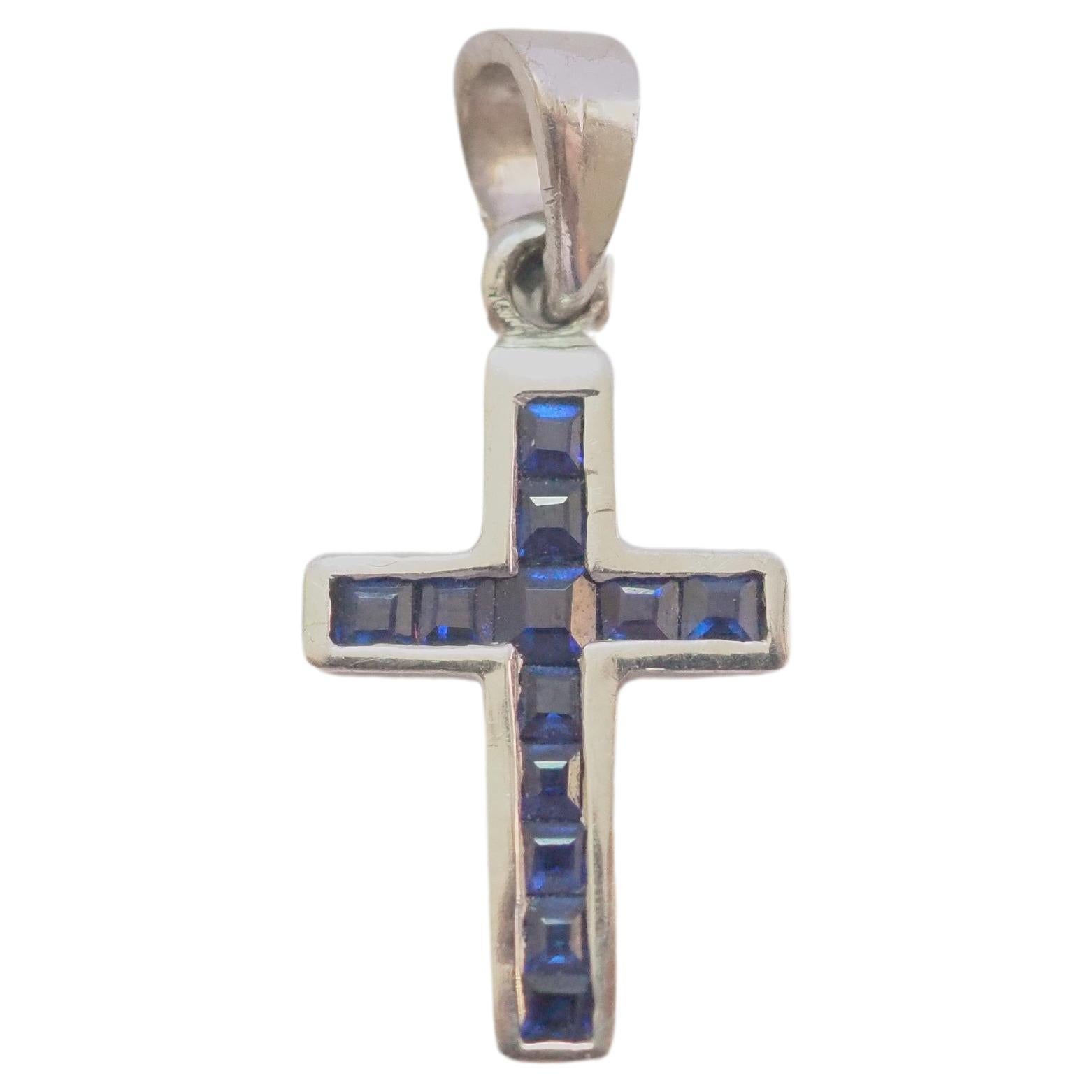 No Reserve- 18K White Gold 0.5ct Blue Sapphire Cross Pendant at 1stDibs