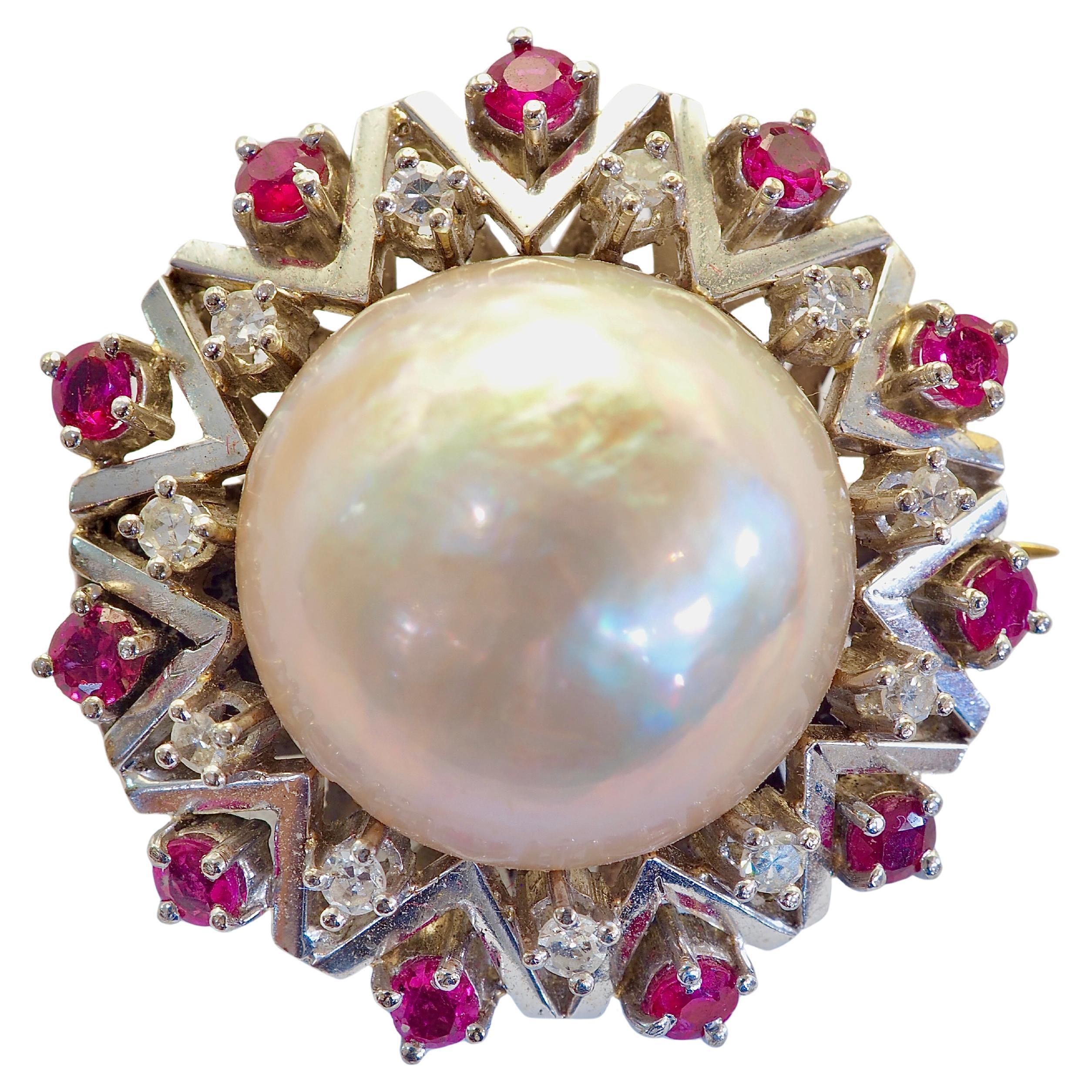 18K White Gold 17mm Mabe Pearl, 0.35ct Diamond and Ruby Fine Brooch For Sale at 1stDibs
