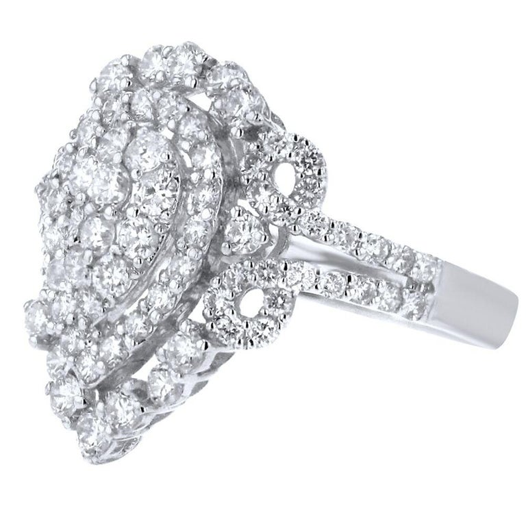 18 Karat White Gold 2.00 Carat Diamond Tear Drop Ring For Sale at 1stDibs