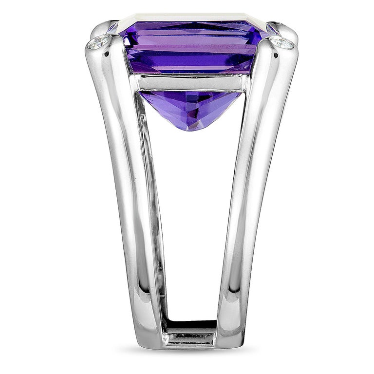 18 Karat White Gold 4 Diamonds and Rectangle Amethyst Ring at 1stDibs