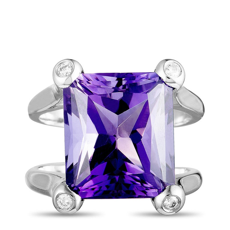 18 Karat White Gold 4 Diamonds and Rectangle Amethyst Ring at 1stDibs