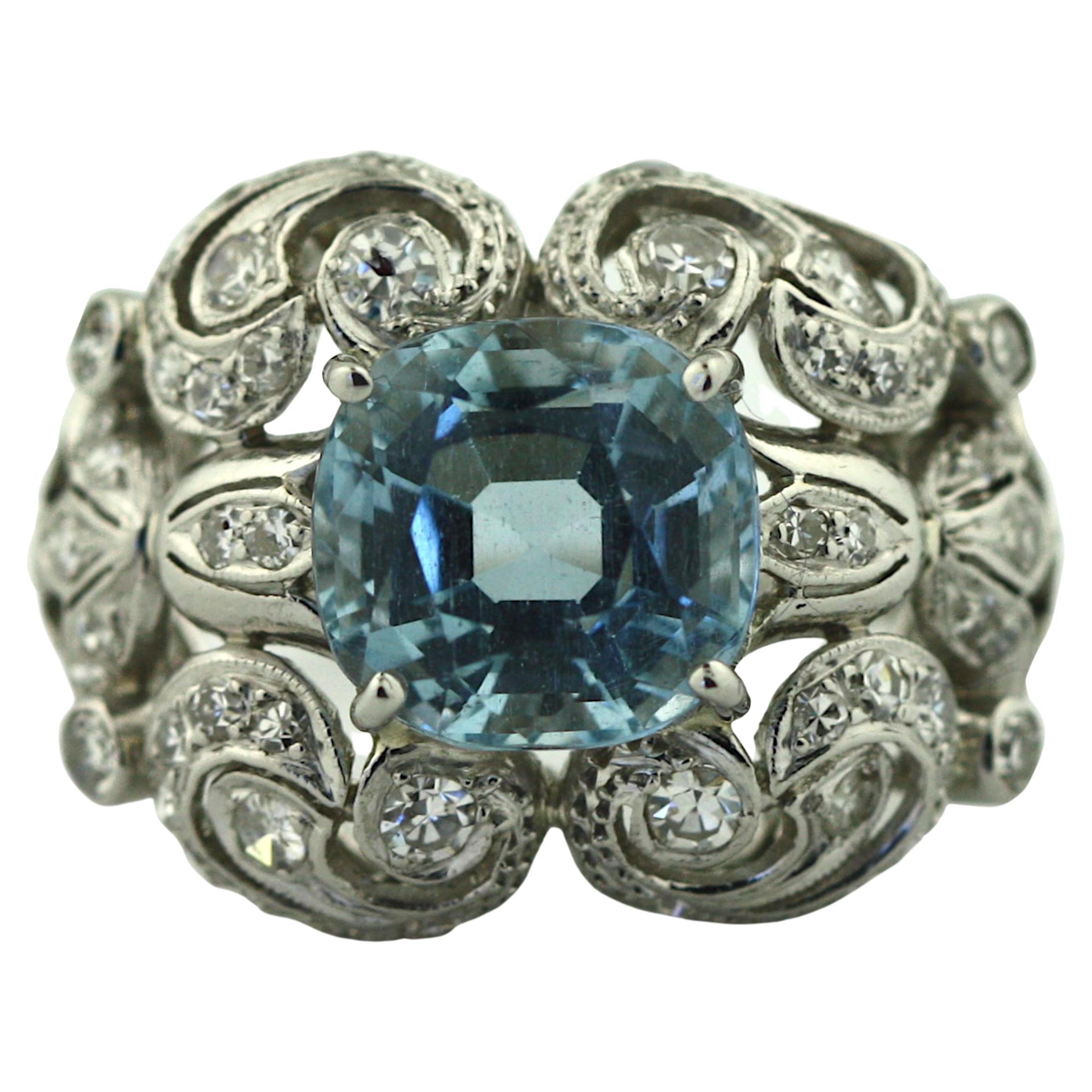 Aquamarine and Diamond White Gold Ring For Sale at 1stDibs