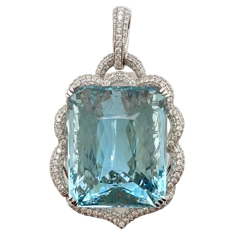 18k White Gold Aquamarine Pendant with Diamonds For Sale at 1stDibs