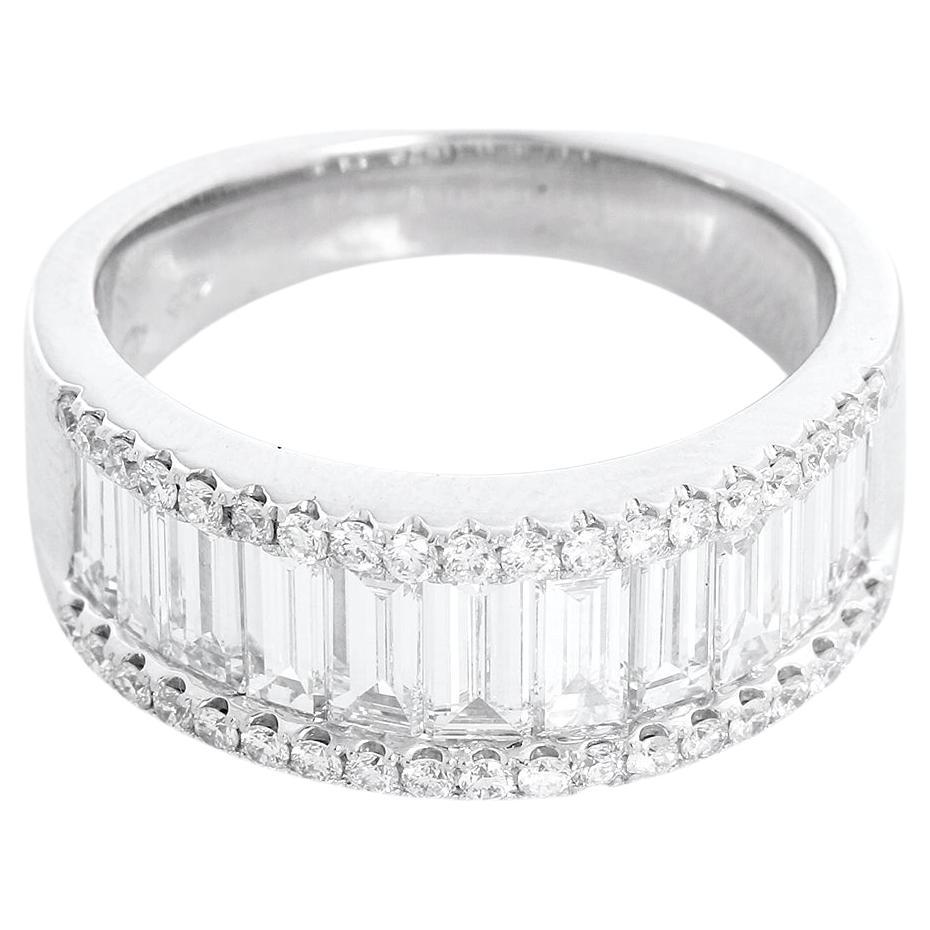 18k White Gold Baguette Diamond Ring For Sale at 1stDibs