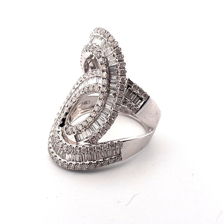 18K White Gold and Cluster Diamond Infinity Loop Ring For Sale at 1stDibs