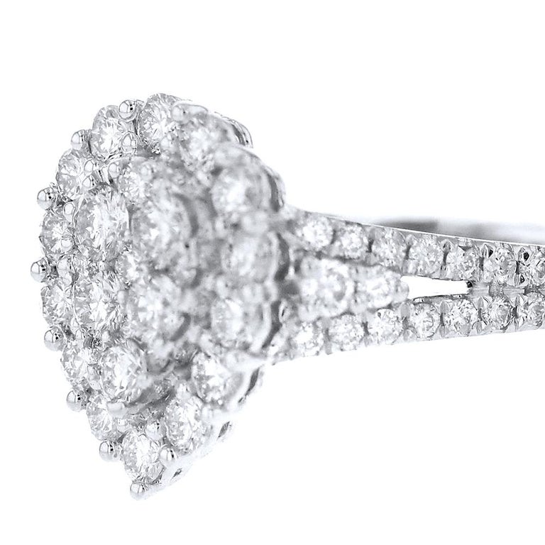 18 Karat White Gold Cluster Diamond Ring For Sale at 1stDibs