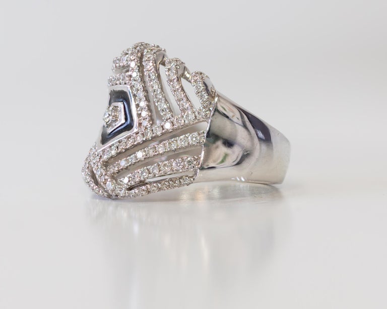 18 Karat White Gold Cocktail Ring with Diamonds For Sale at 1stdibs