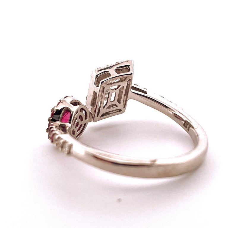 18k White Gold Diamond and Ruby Ring For Sale at 1stDibs