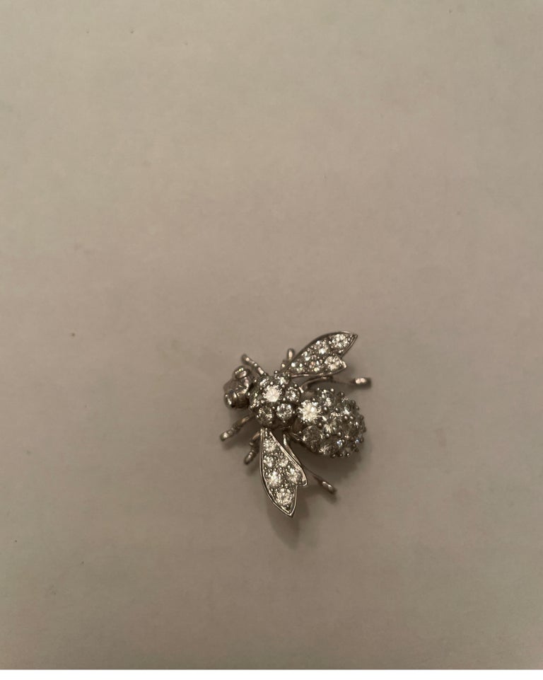 18 Karat White Gold Diamond Bee Pin For Sale at 1stDibs