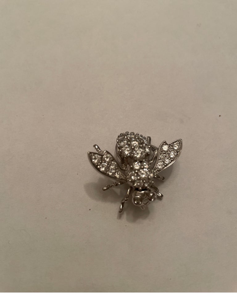 18 Karat White Gold Diamond Bee Pin For Sale at 1stDibs