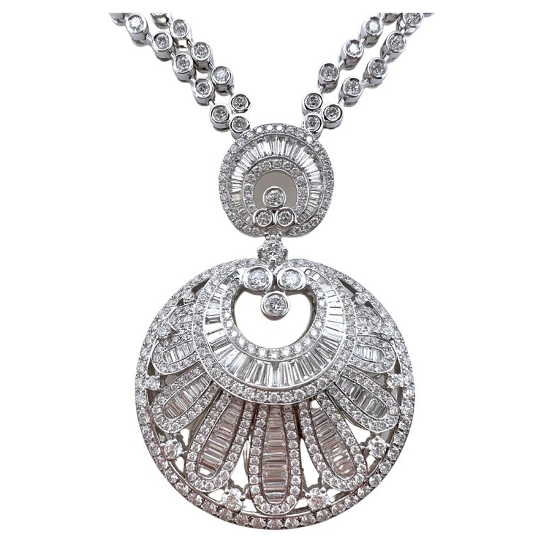 18k White Gold Diamond Hanging Pendant For Sale at 1stDibs
