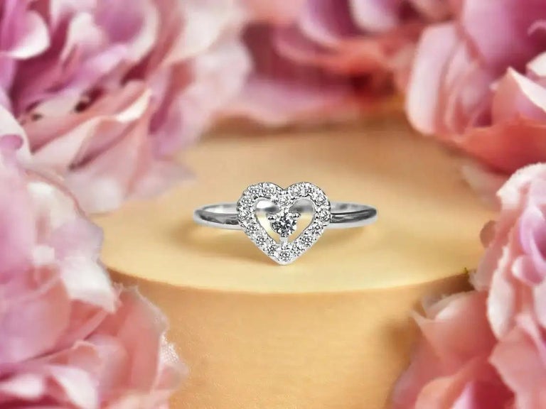 Customizable 18k Gold Diamond Heart Ring With Solitaire Diamond Pave ...
