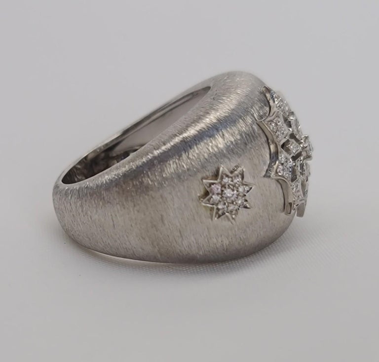 18 Karat White Gold Diamond Snowflake Ring in Florentine Finish For ...