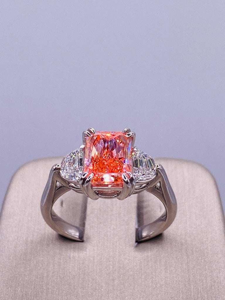 18K White Gold Fancy Vivid Pink Radiant Diamond Ring For Sale at 1stDibs