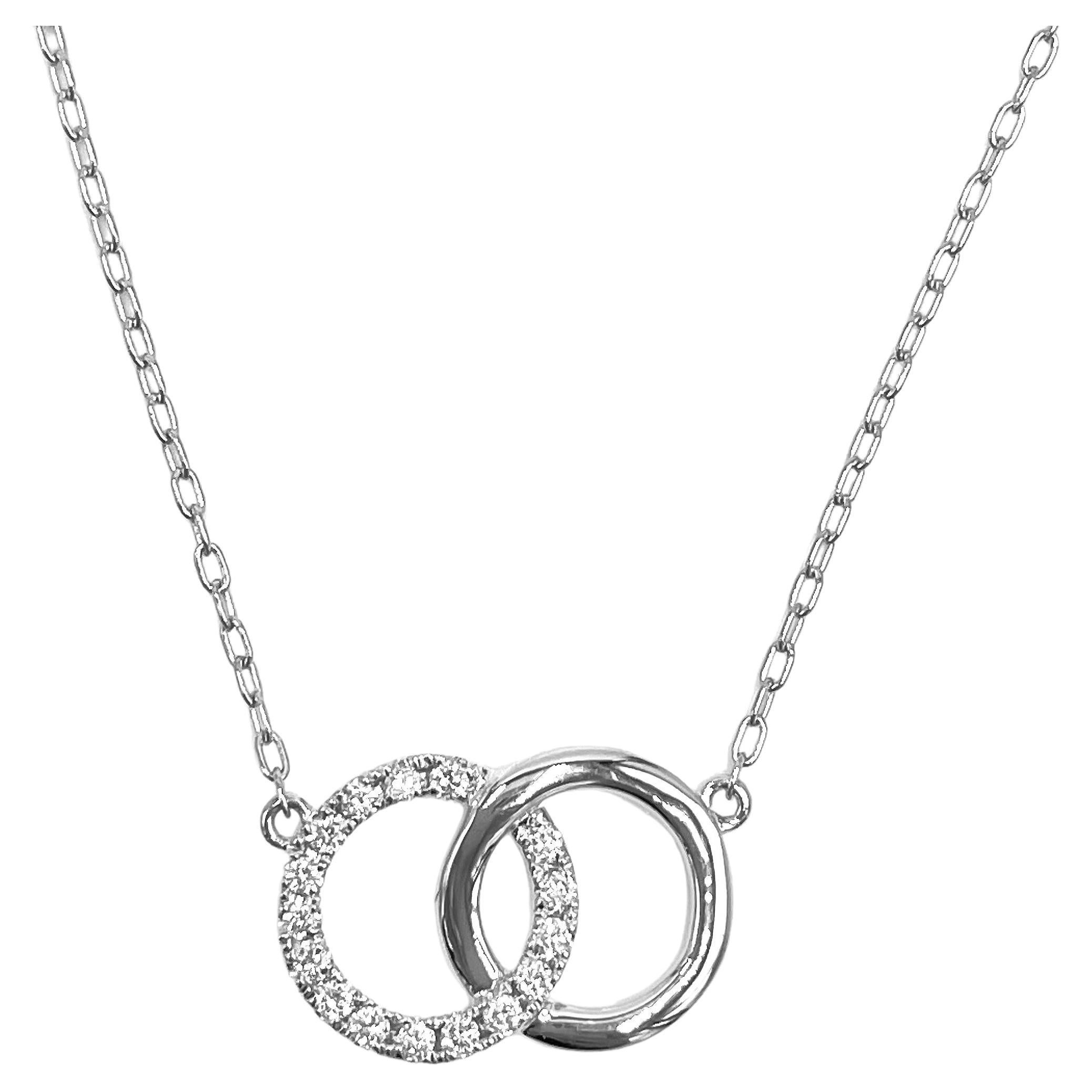 18K White Gold Interlocking Circle Necklace For Sale at 1stDibs
