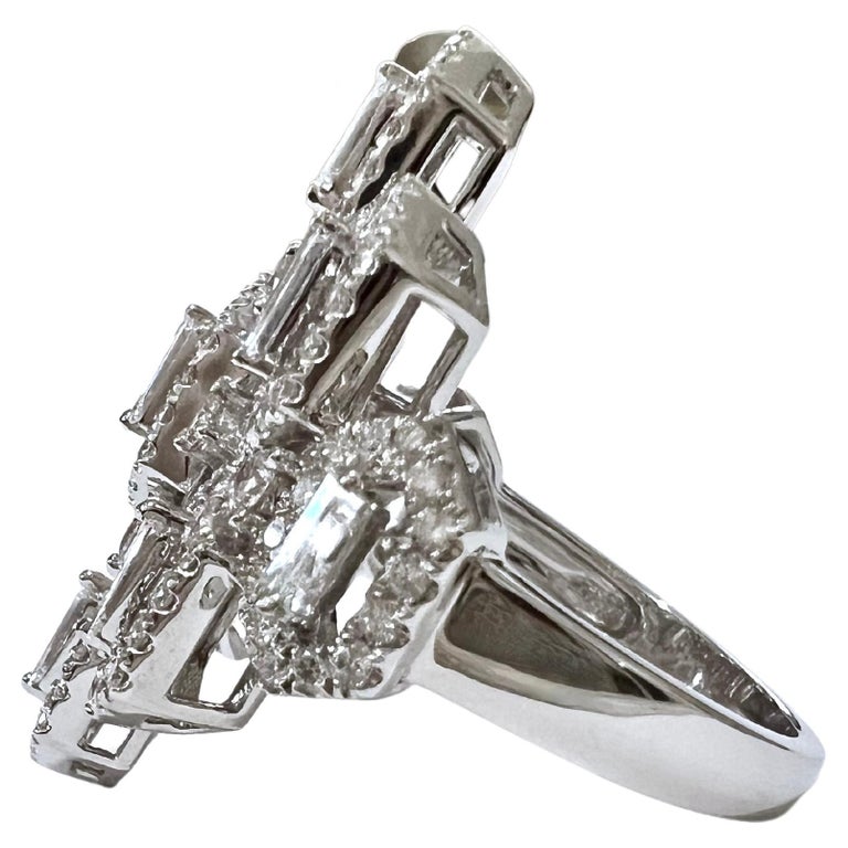 18k White Gold Mosaic Pattern Diamond Baguette and Round Diamonds Ring ...