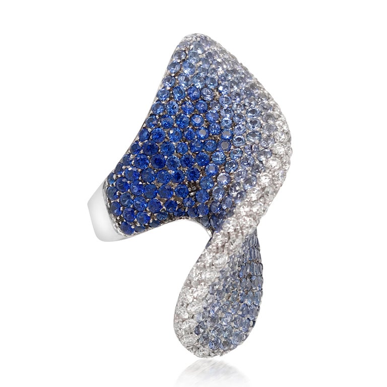 18 Karat White Gold Ombre Sapphire And Diamond Ring At 1stdibs