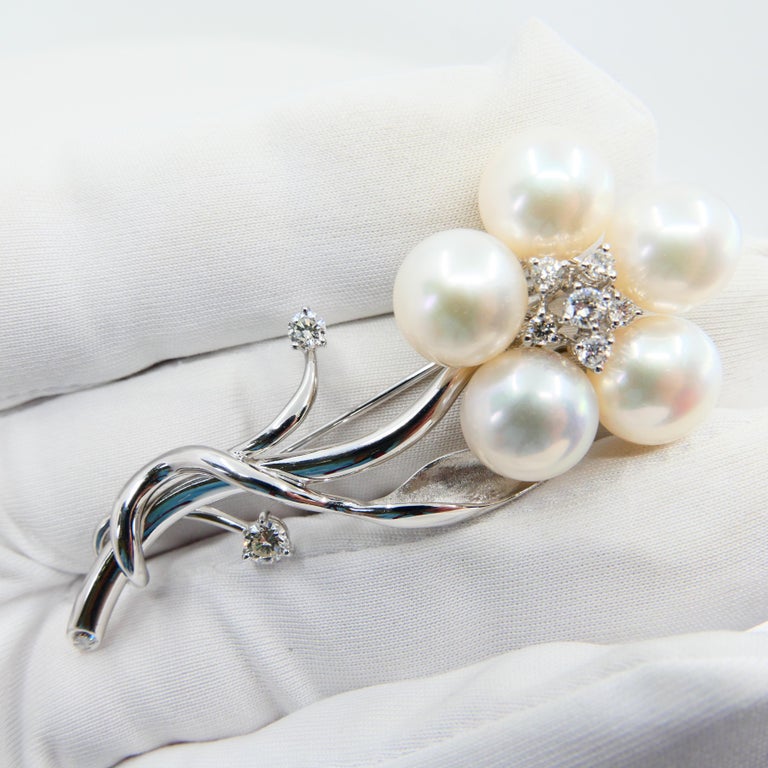 18k White Gold Pearl and Diamond Flower Brooch For Sale at 1stDibs