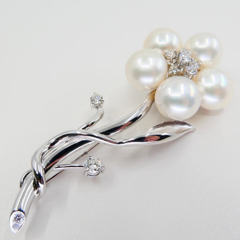 18k White Gold Pearl and Diamond Flower Brooch For Sale at 1stDibs