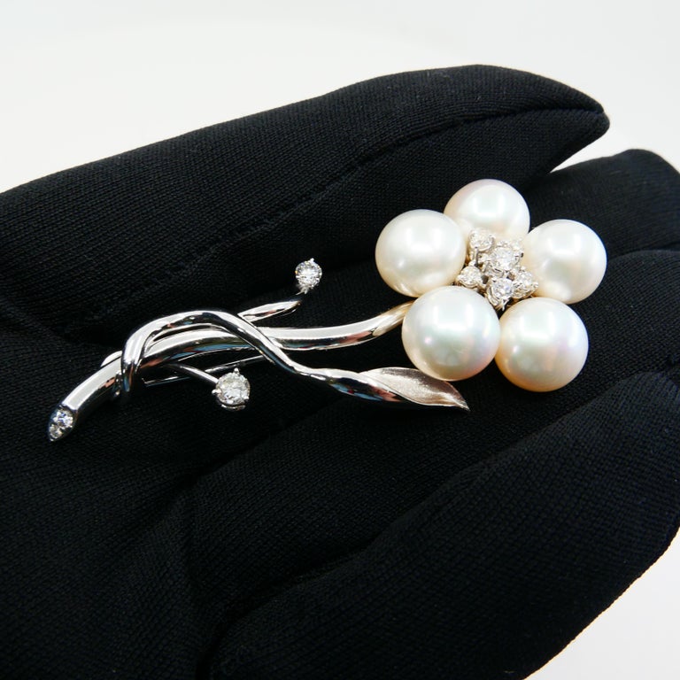 18k White Gold Pearl and Diamond Flower Brooch For Sale at 1stDibs