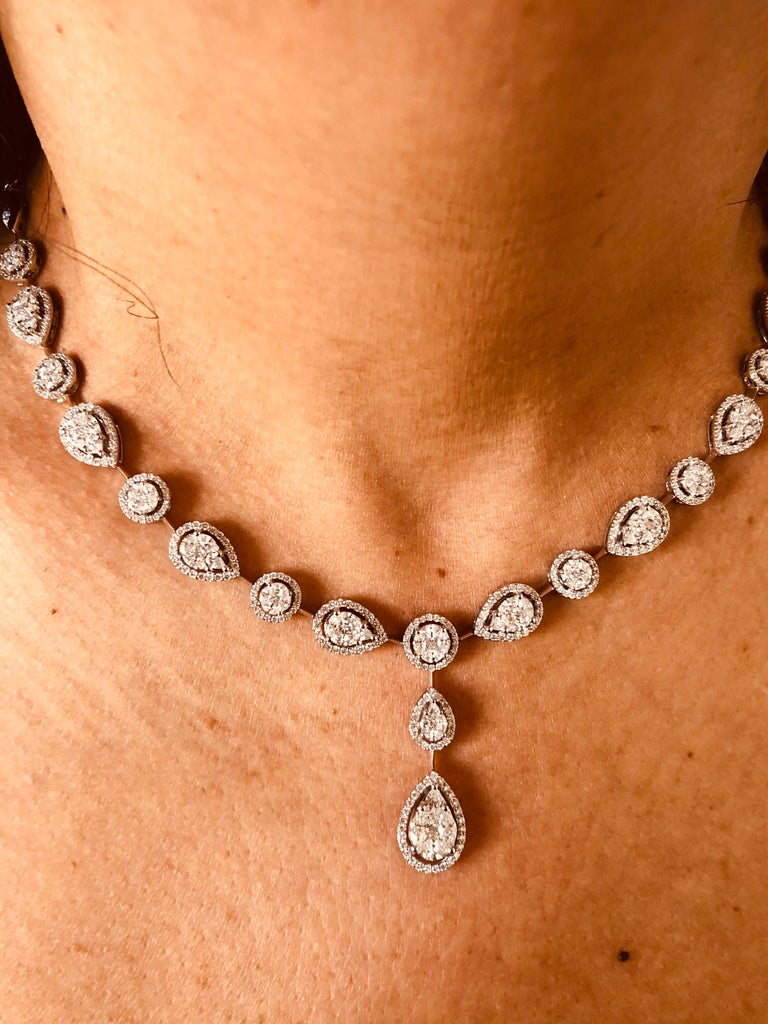 18 Karat Pear Shaped Diamond Necklace 9 Carat For Sale at 1stDibs