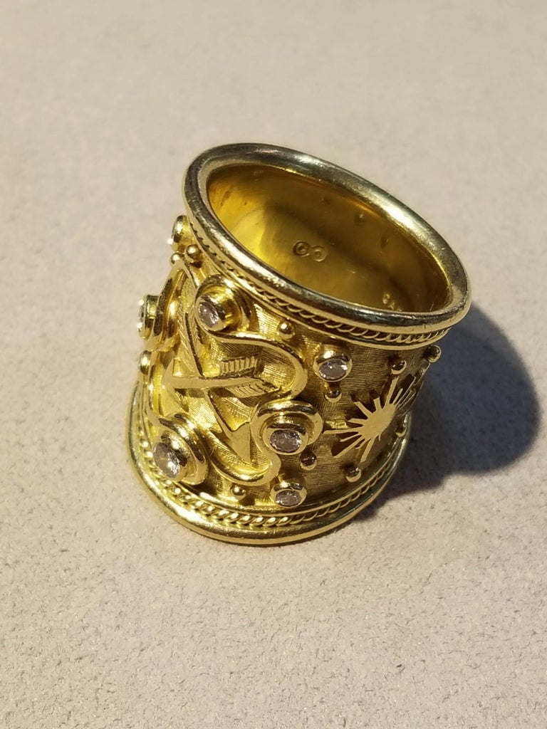 18k Y/g Elizabeth Gage Tapered Templar Ring at 1stDibs