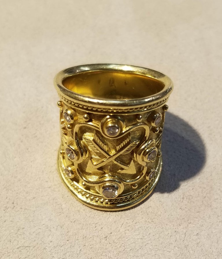 18k Y/g Elizabeth Gage Tapered Templar Ring at 1stDibs
