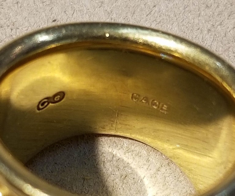 18k Y/g Elizabeth Gage Tapered Templar Ring at 1stDibs